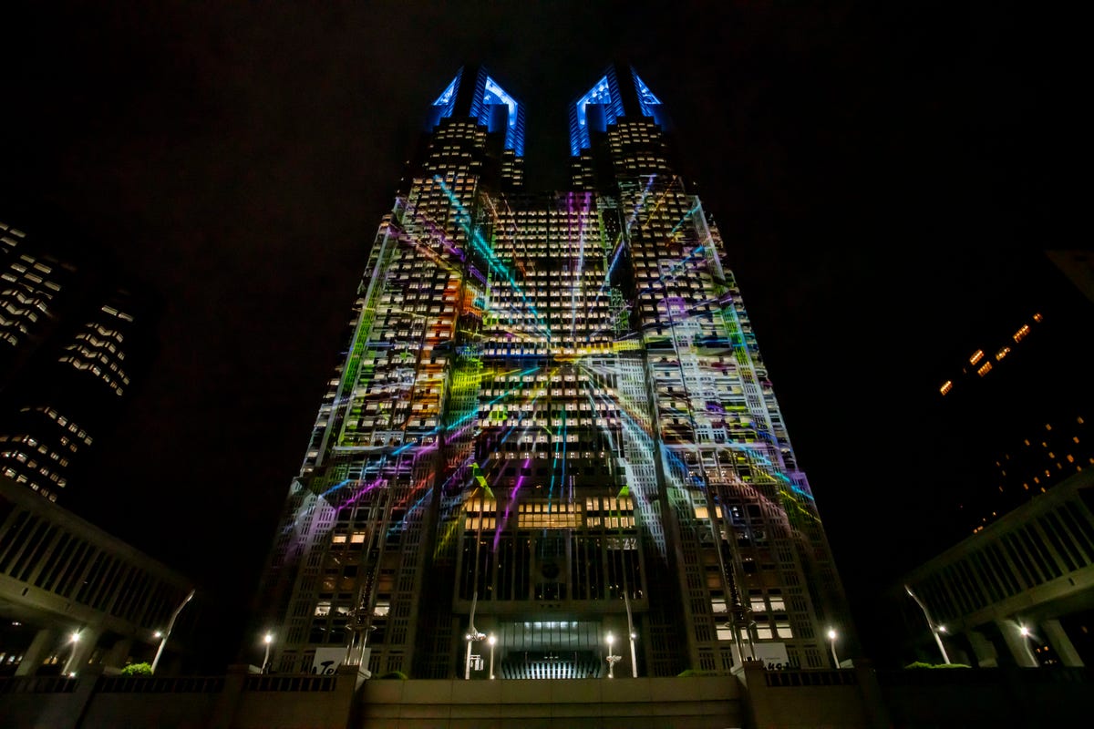 J-Pop Stars Pump up the World’s Largest Projection Mapping Show at the ...