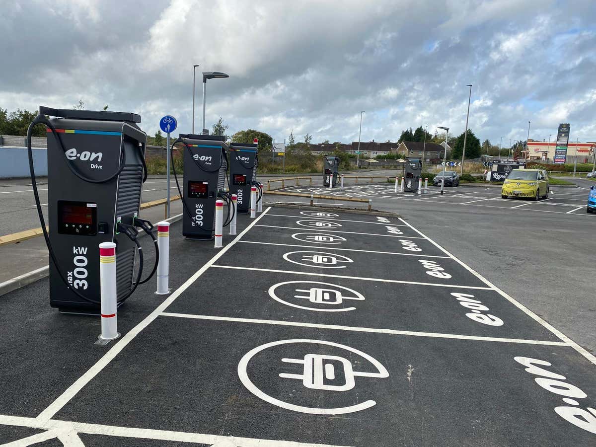 E.ON Drive launches its first ultra-fast EV charging hub in Wales
