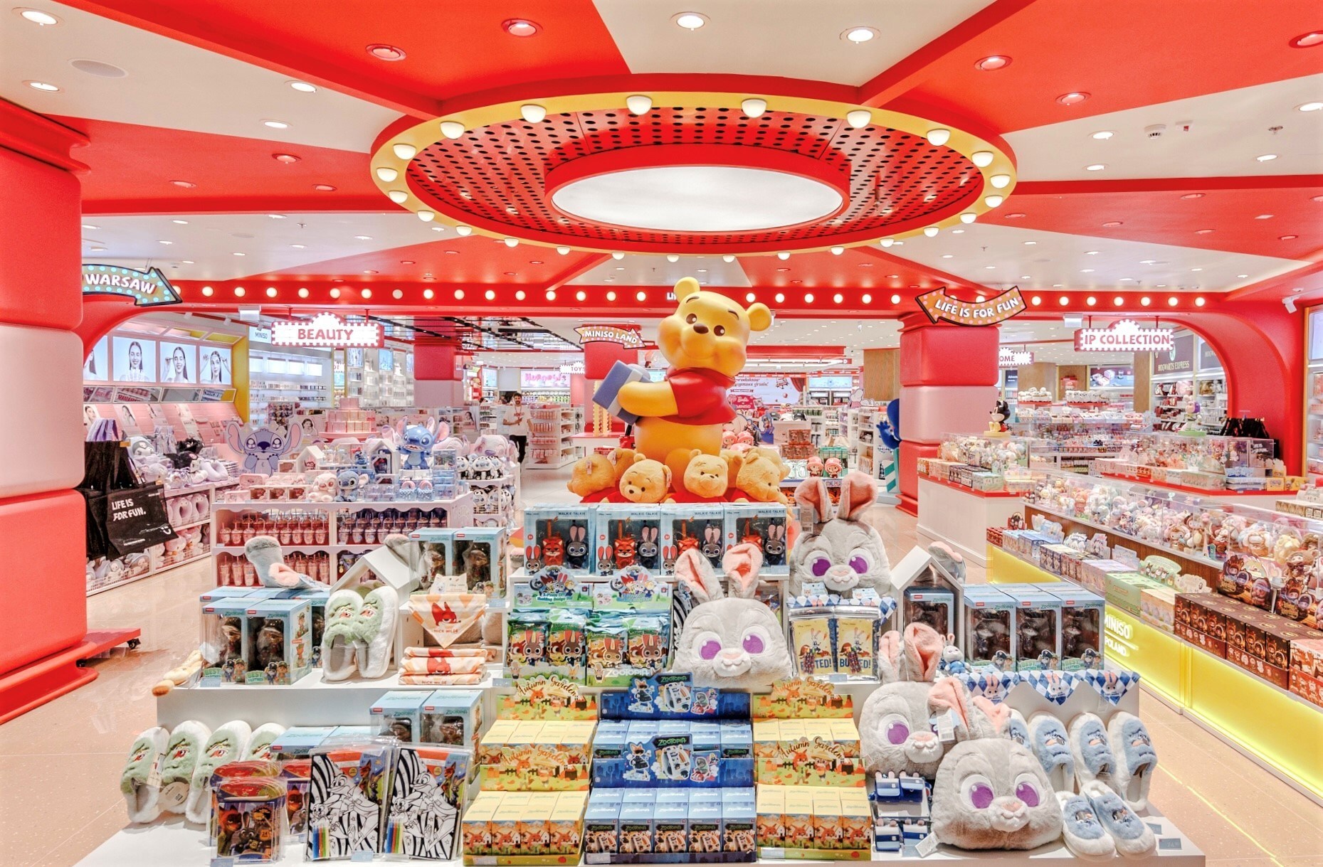 MINISO's First Polish Flagship in Warsaw at Złote Tarasy -- A Must ...