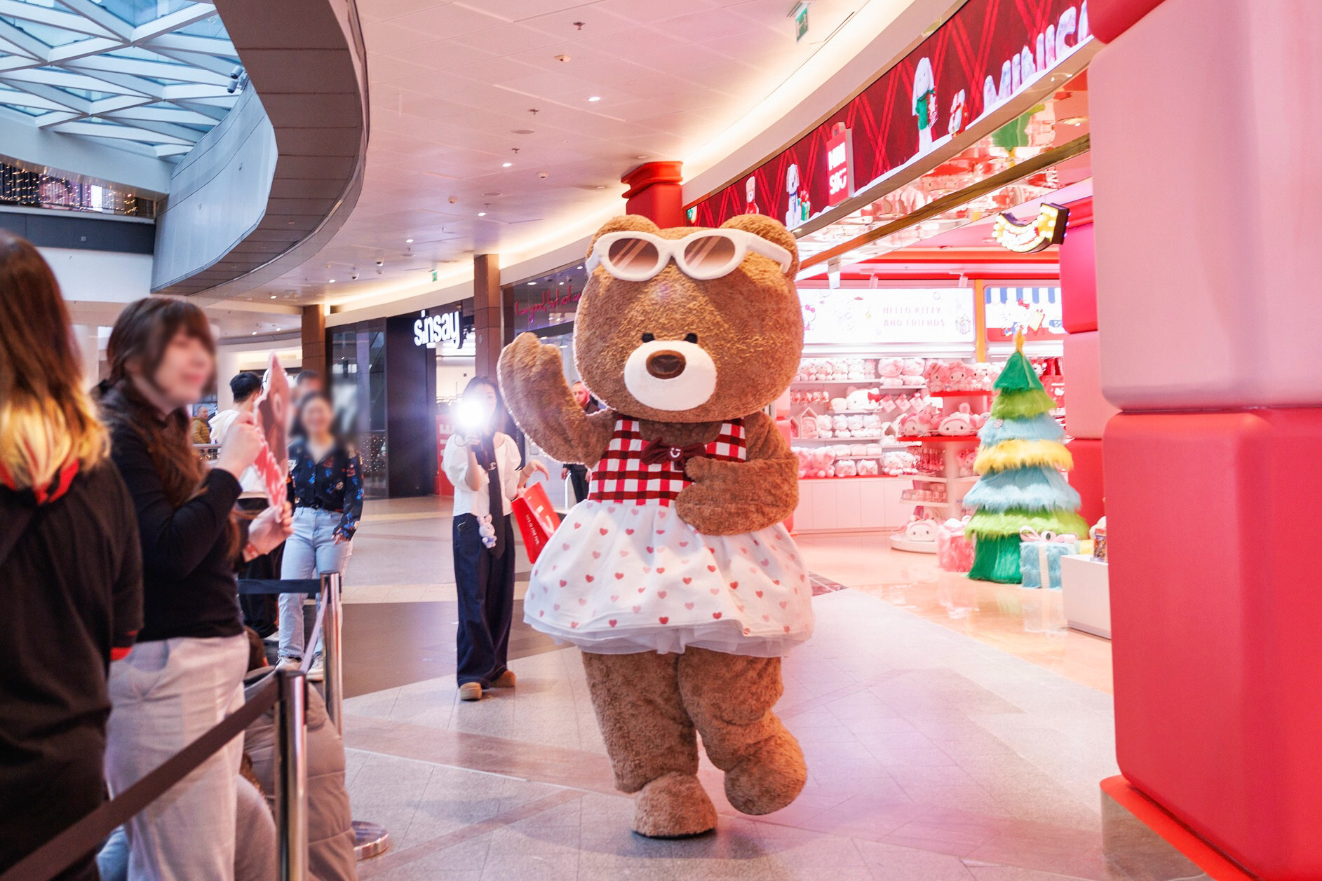 MINISO's First Polish Flagship in Warsaw at Złote Tarasy -- A Must ...
